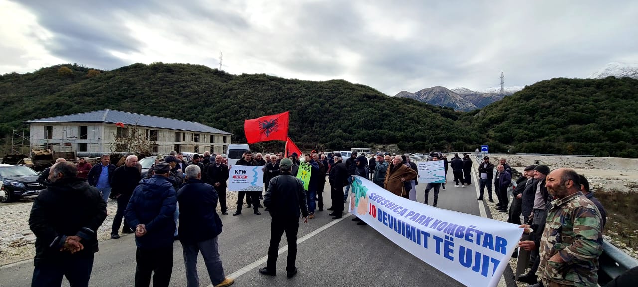 Residents of the Shushica Valley continue their protest against the ...