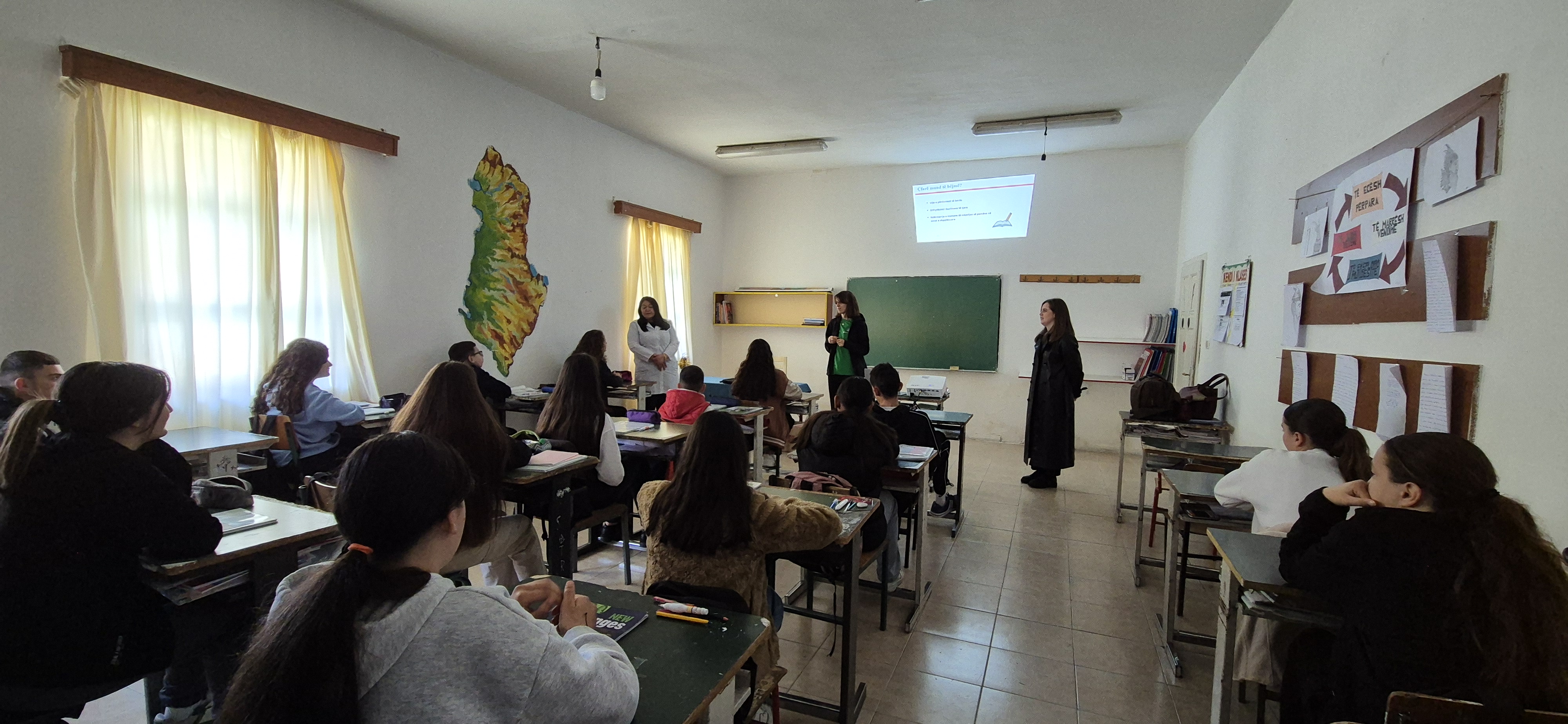 Celebration of Recycling World Day in "5 Maji" 9th grade school, Ura ...